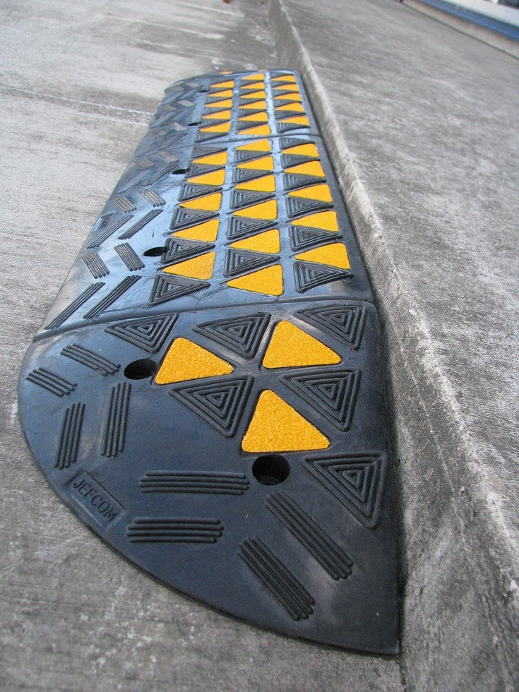 3720MM (L) X 150MM (H) Heavy-Duty Rubber Gutter/Kerb Ramp – Durable ...